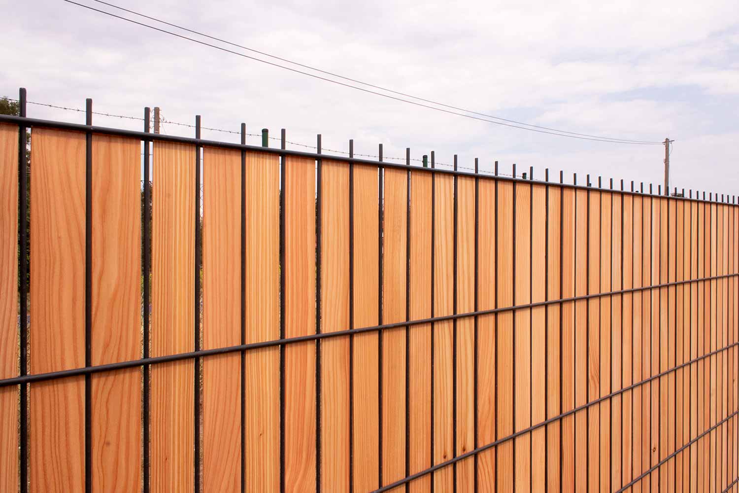 Sichtschutzpaneele aus Holz für Doppelstabmatten